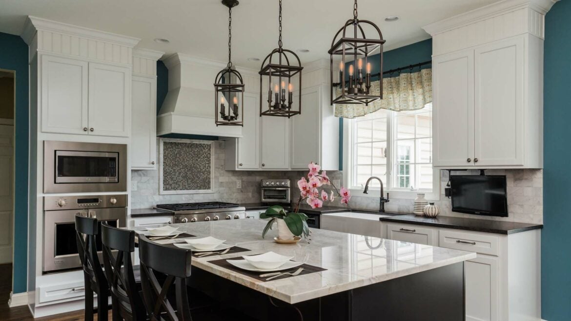7 Kitchen cabinet colour schemes to match your appliances